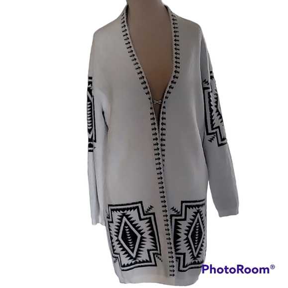 Venario | Sweaters | Venario Soft Fussy Southwestern Cardigan Sweater ...